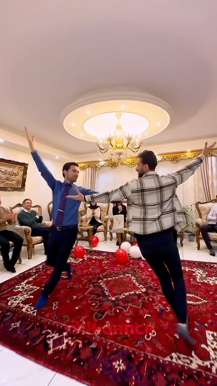 Video by آموزش رقص آذربایجانی on Pinno: اجرای دونفره هماهنگ 😍👌🏻 @dance ...
