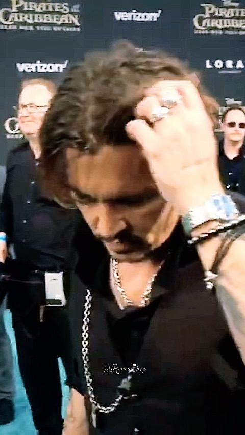 reemidepp@instagram on Pinno: Johnny Depp 📸🎊🎊🔥🔥💕