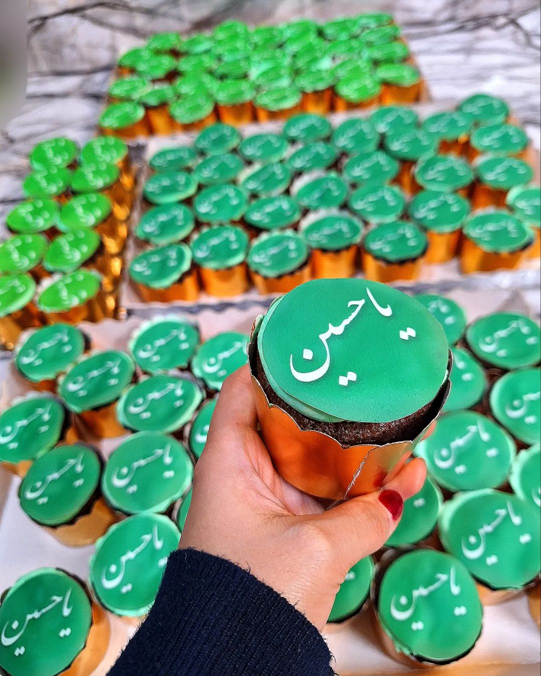 Missdarchiininstagram On Pinno سفارش ۱۰۰ عدد کاپ کیک مغزدار خامه ای ️
