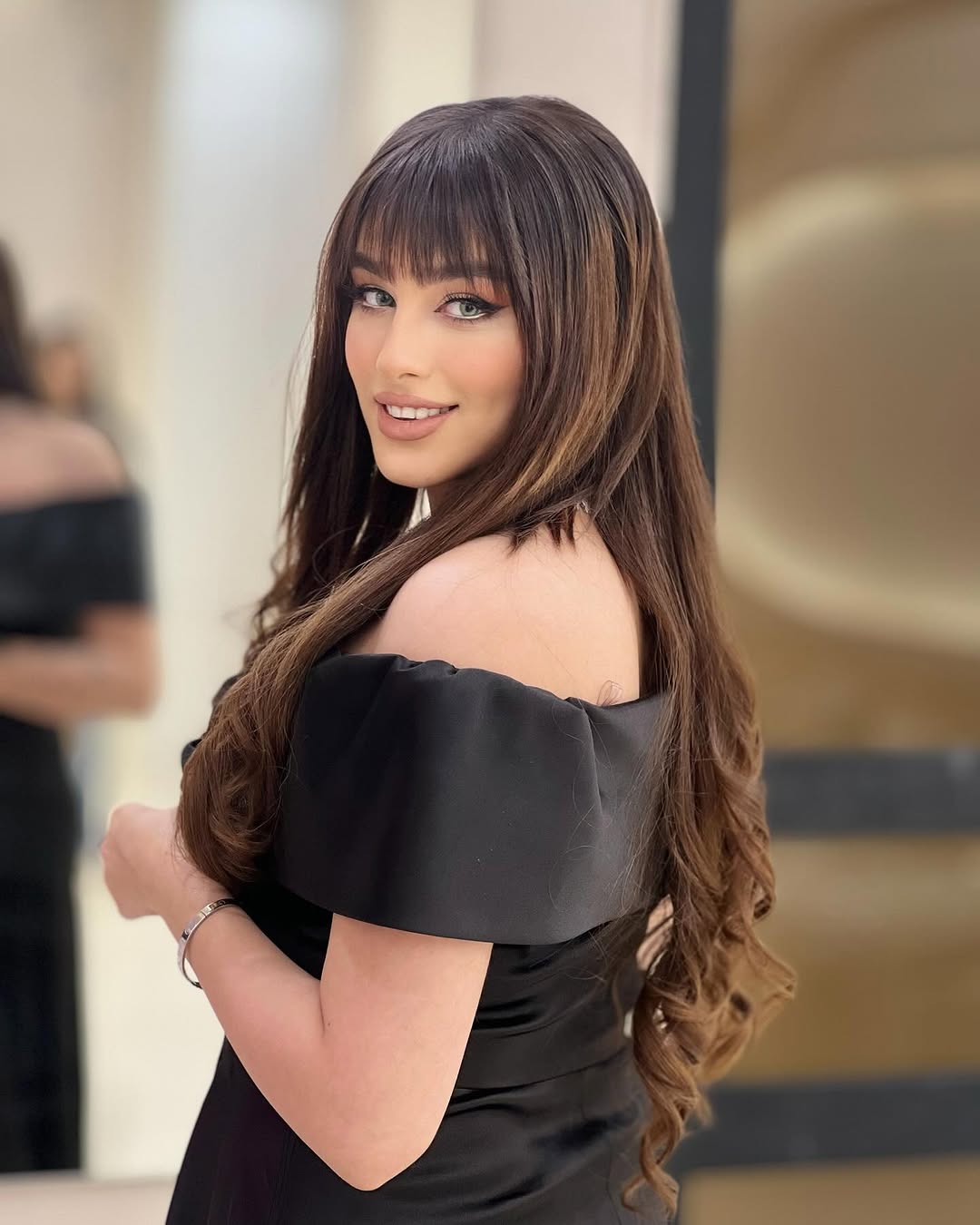 bita_ghaderi_@instagram on Pinno: اخه کار سالن مارو ببینید 😍♥️ @shadimahmo...