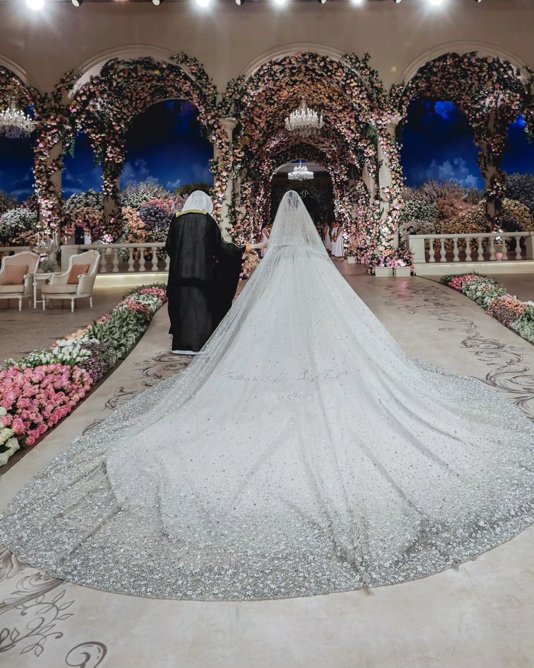 lebaneseweddings@instagram on Pinno: Over 4 MILLION exquisite flowers ...