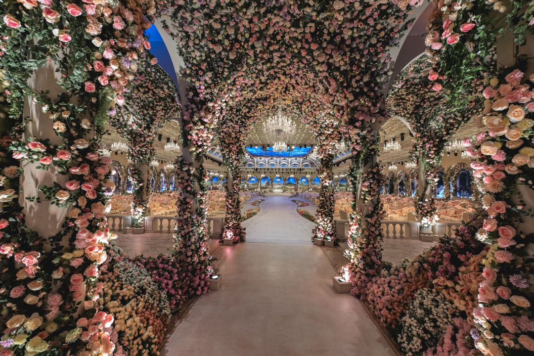 lebaneseweddings@instagram on Pinno: Over 4 MILLION exquisite flowers ...