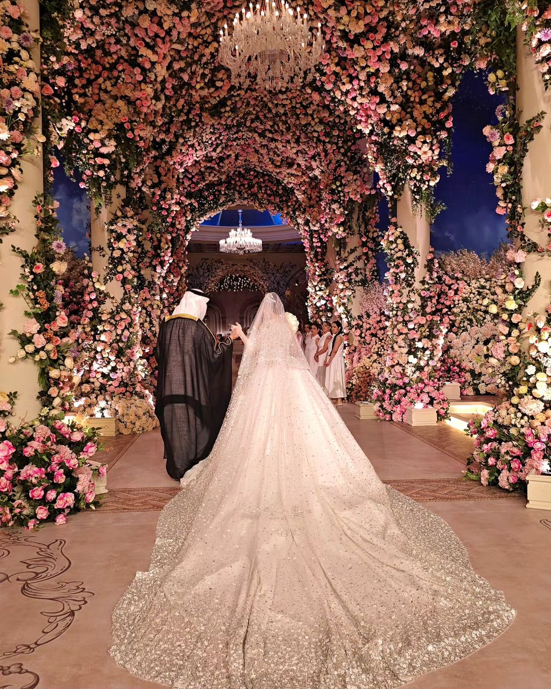 lebaneseweddings@instagram on Pinno: Over 4 MILLION exquisite flowers ...