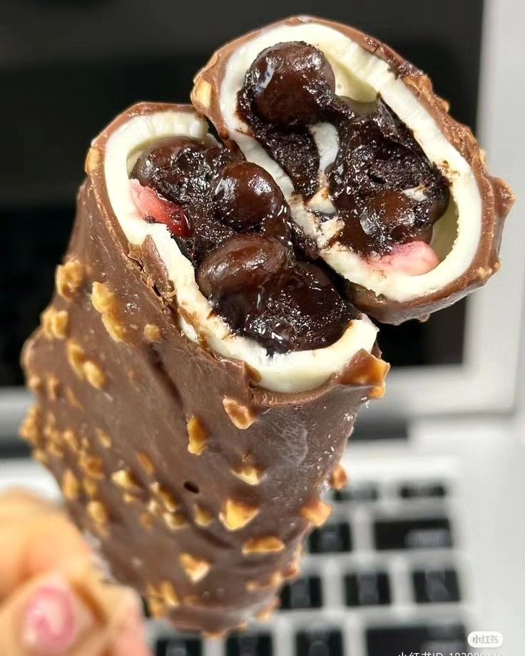 foodvalleyyy@instagram on Pinno: Yummy chocolate Ice-cream🍫🍫 . . Follow