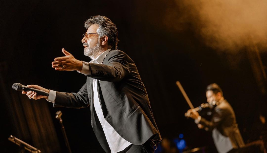 n.moein@instagram on Pinno: یادآور از کنسرت زیبا در شهر ونکوور . Va...