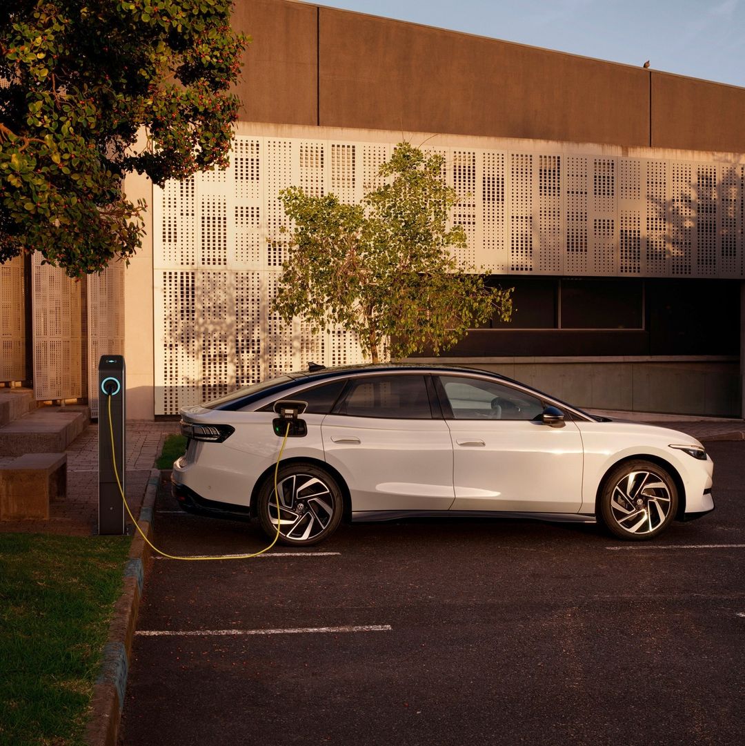 motortrend@instagram on Pinno: The ID7 sits between the Tesla Model S ...