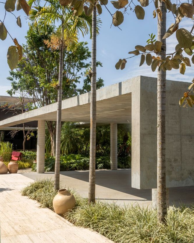 archdaily@instagram on Pinno: Pirenópolis House integrates exposed # ...