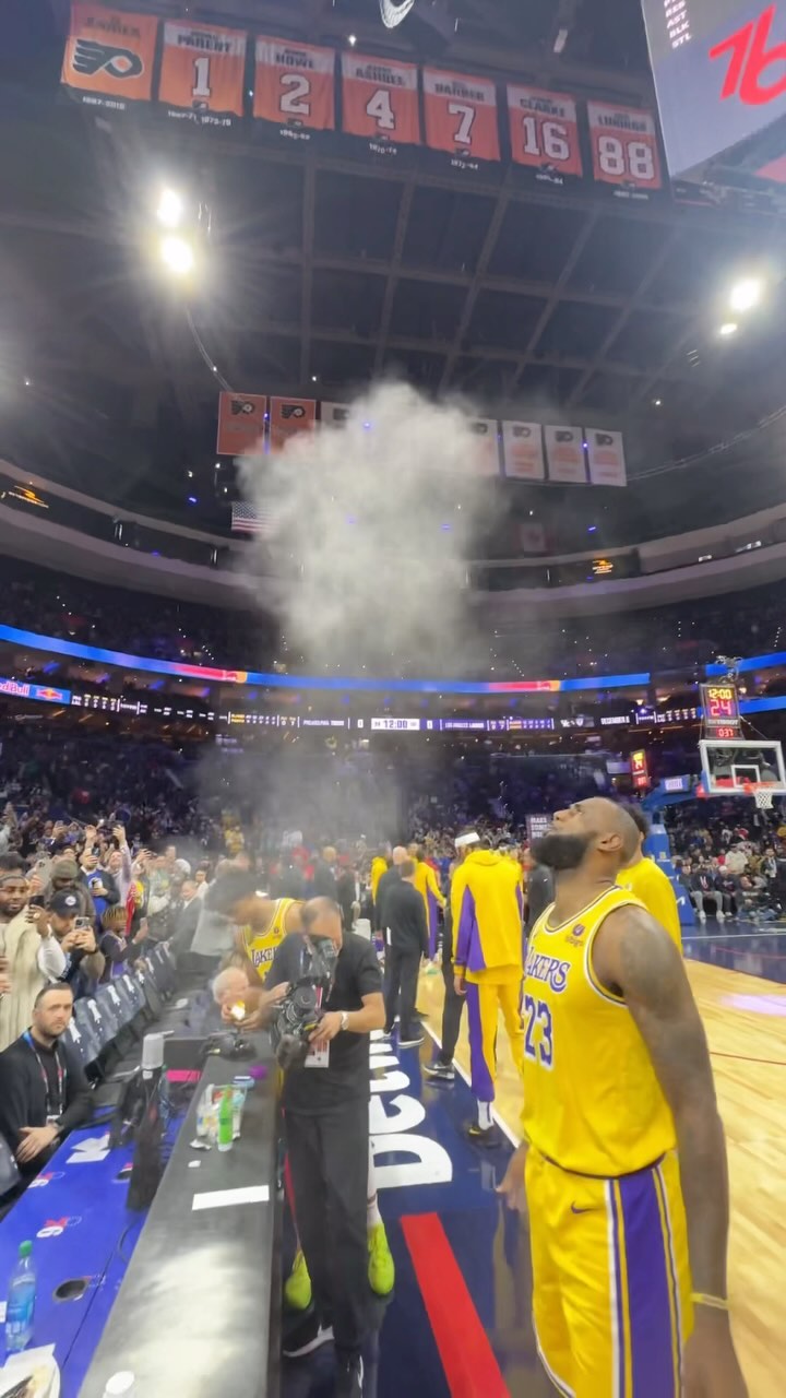 nba@instagram on Pinno: Grab the chalk. Throw the chalk. Toss th...