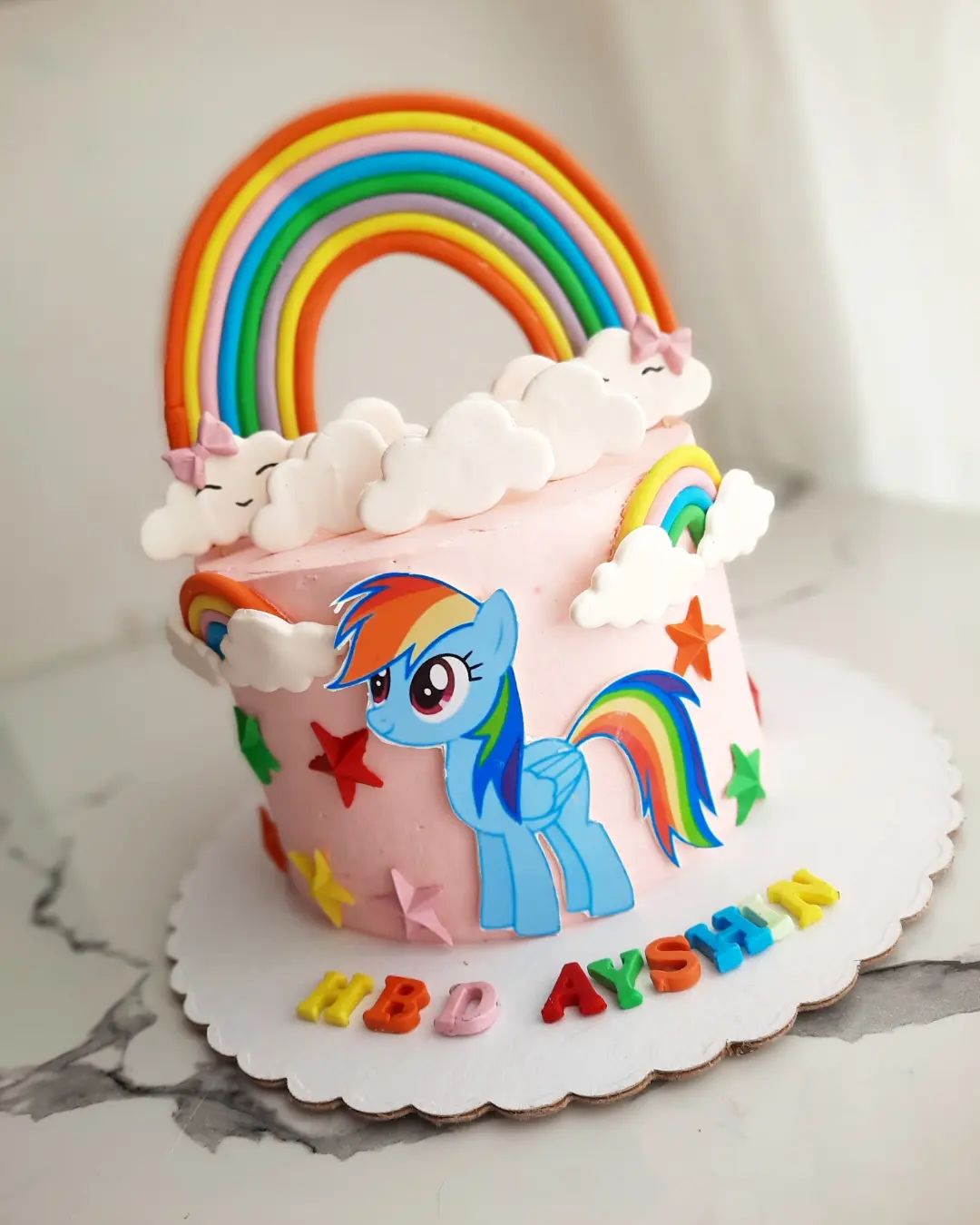 _cake._.lady@instagram on Pinno: کیک اسب تکشاخ برا آیشن عزیز 😍 تولدت ...