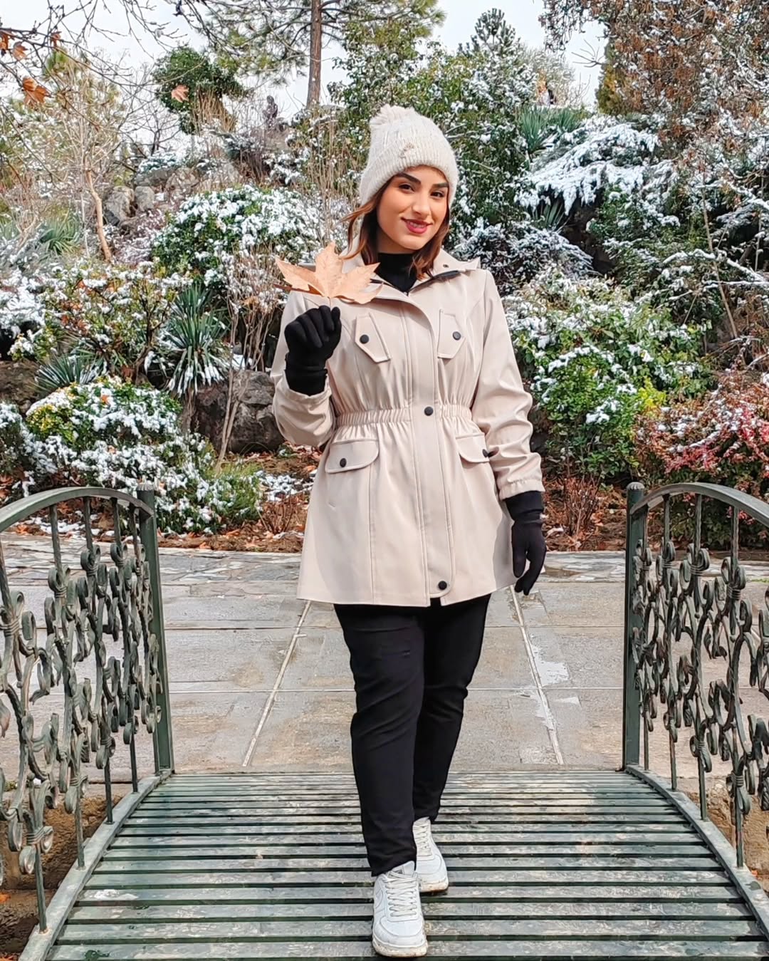 rozhin_baanooo@instagram on Pinno: تو که باشی … چه غم از سوز زمستان ...