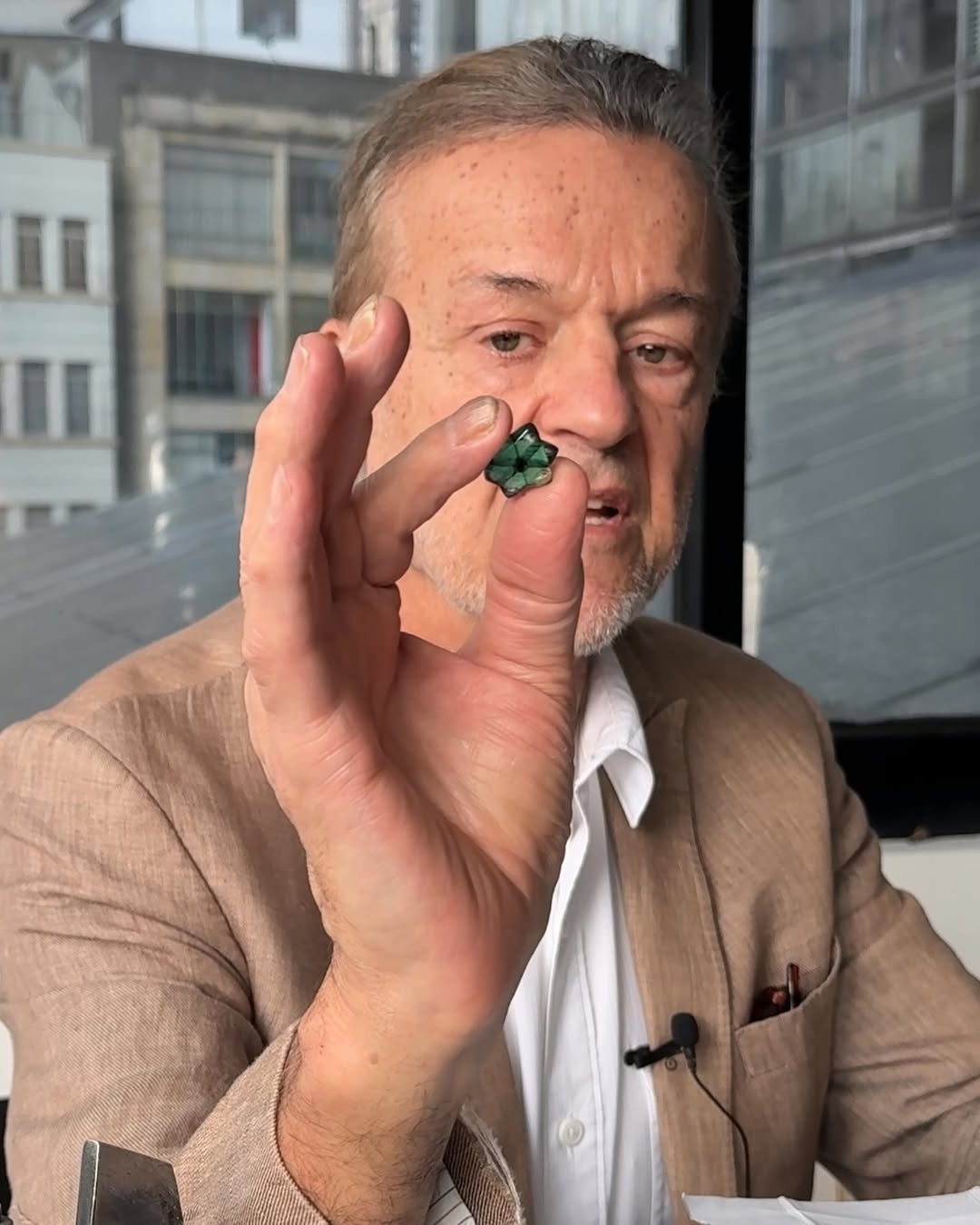 bijouxancienslyon@instagram on Pinno: 🇬🇧 In the world of emeralds, few ...