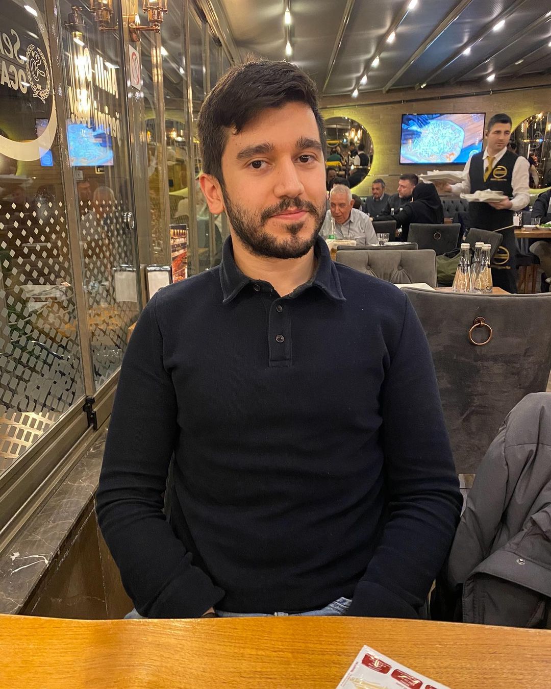 华波波 آرش استیلاف Arash Estilaf on Pinno: Anybody in turkey can help him ...