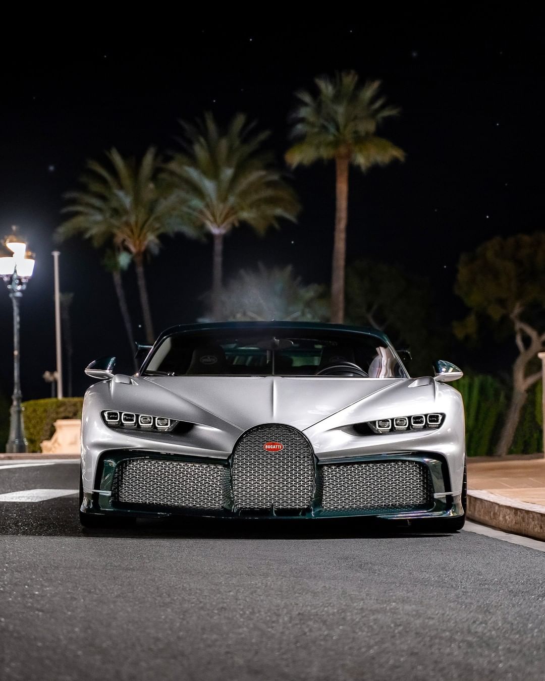 BUGATTI on Pinno: 1,500 PS of automotive craftsmanship pro...