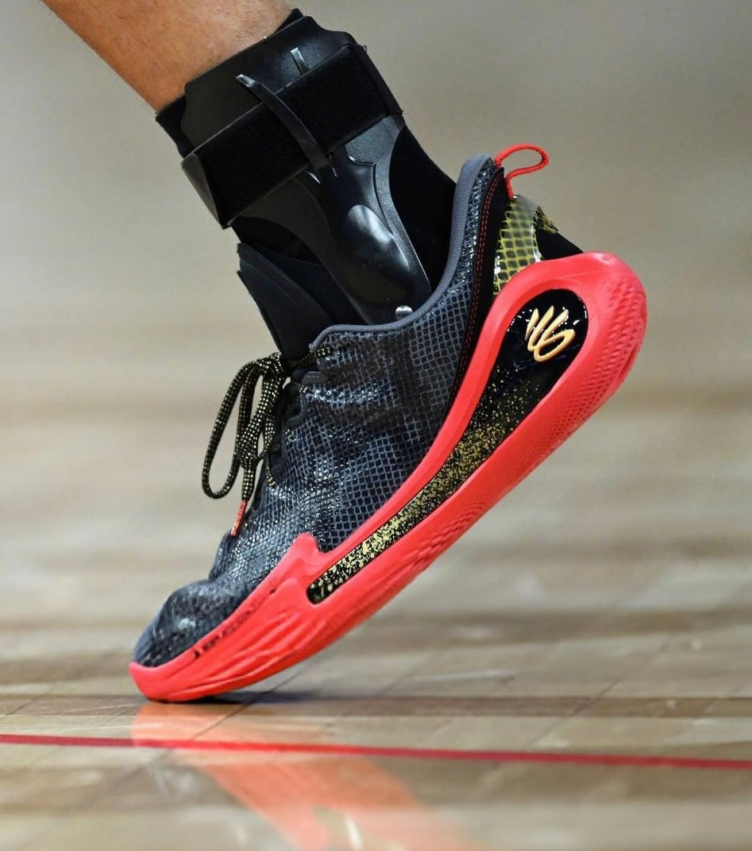 Stephen Curry Kicks on Pinno: Curry 12 LNY “Year Of The Snake” only av...