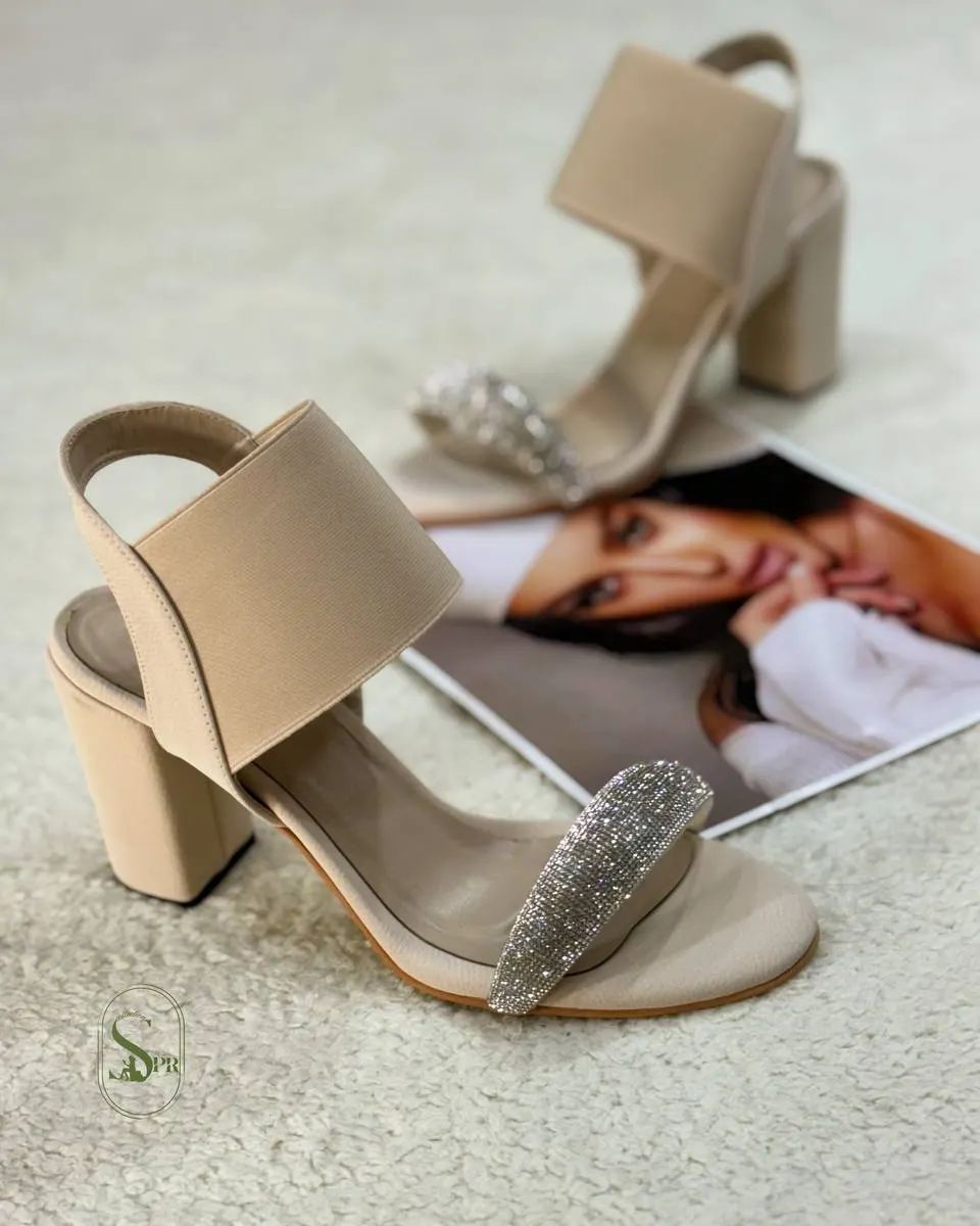 kafsh_leili99@instagram on Pinno: #پاشنه ۸ سانت جنس:چرم حوله ای(پشت چ...