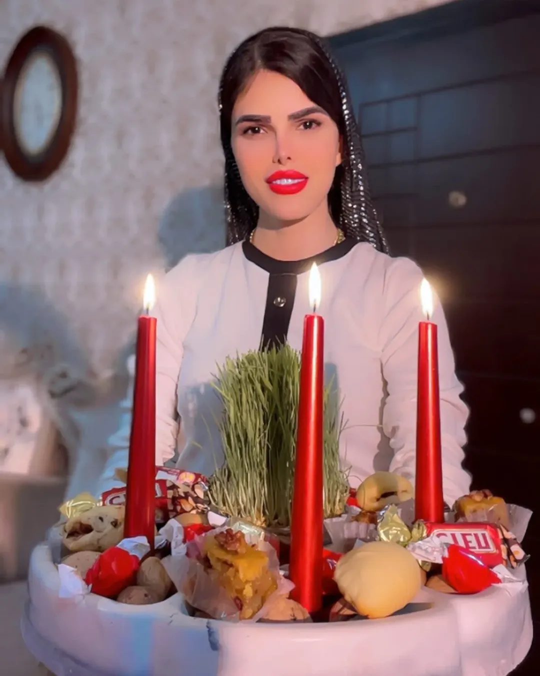 neda.molazemi88@instagram on Pinno: خندتو برسونغصه رو بسوزونتویه شعله هایچهارشنبه سوری