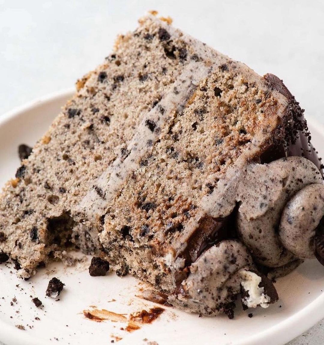 sweetkitchencooking@instagram on Pinno: This Oreo Cake is decadent ...