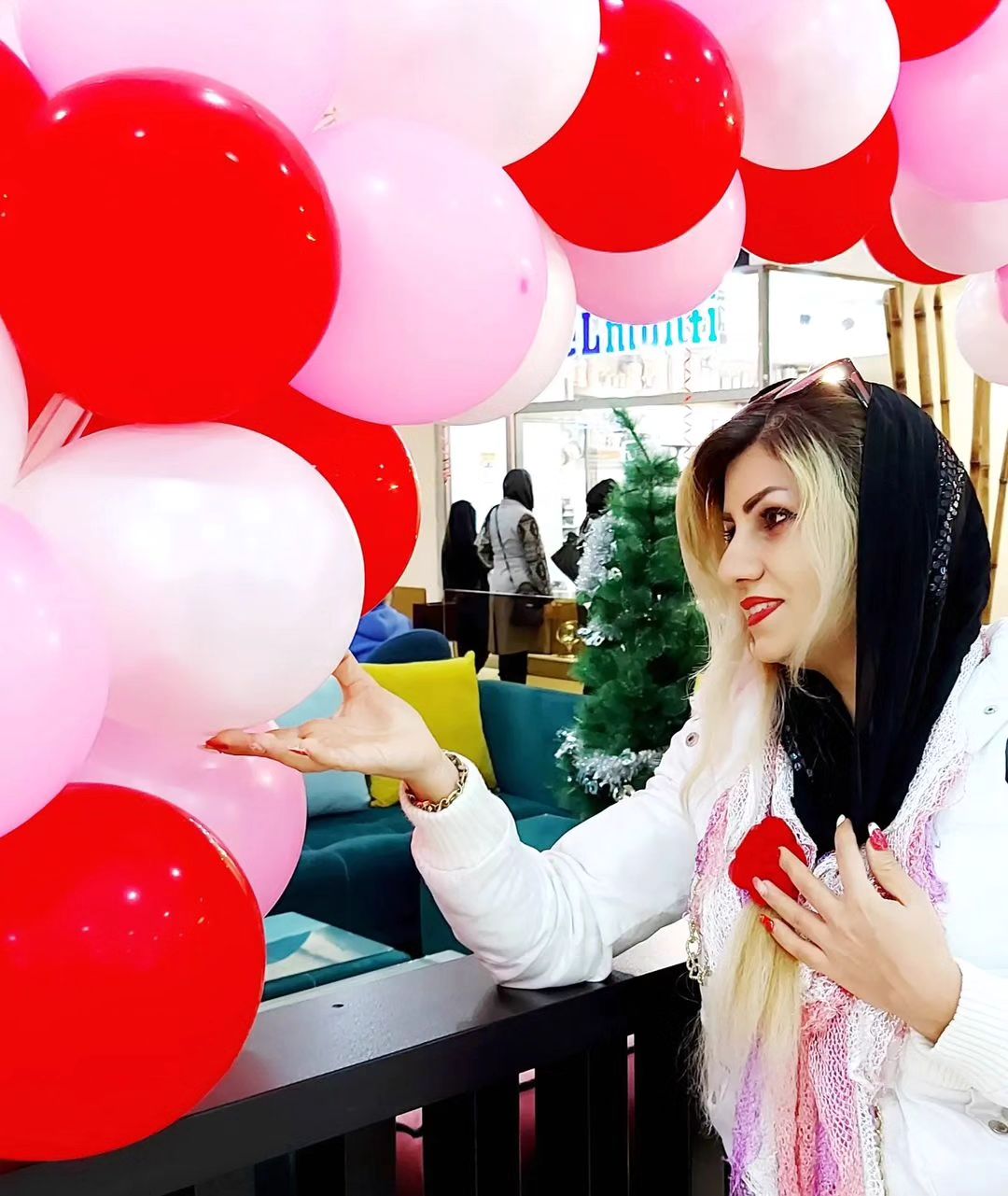 maral_tabrizli@instagram on Pinno: گوزلرینده یورغون داملالار آغیر آغیر ...