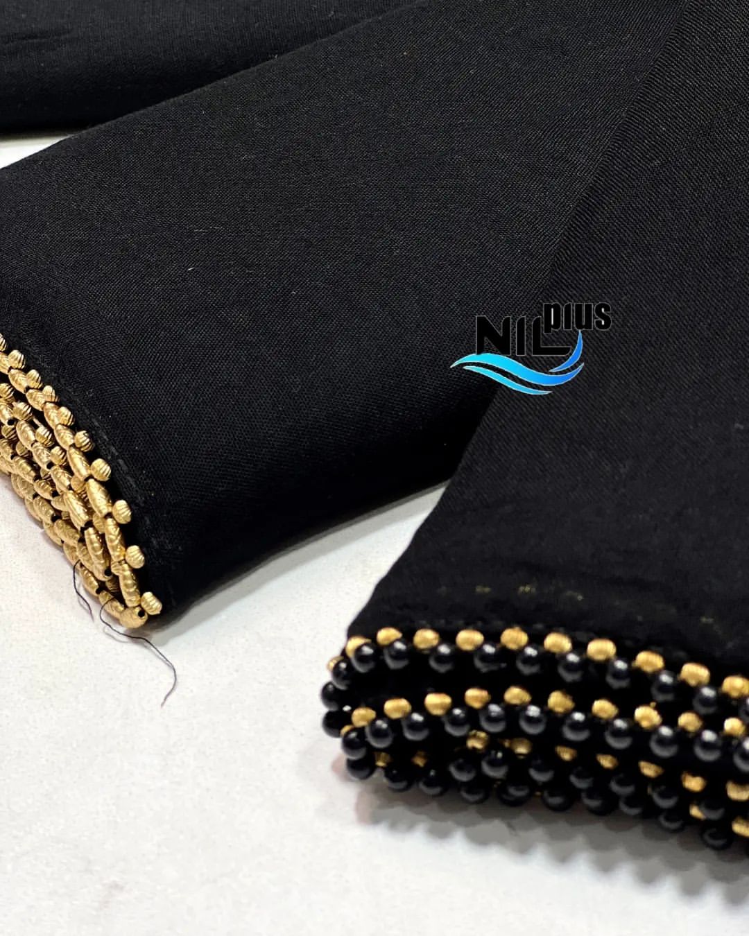 nile.scarf@instagram on Pinno: شال نخی حاشیه کار شده برای خرید این محص...