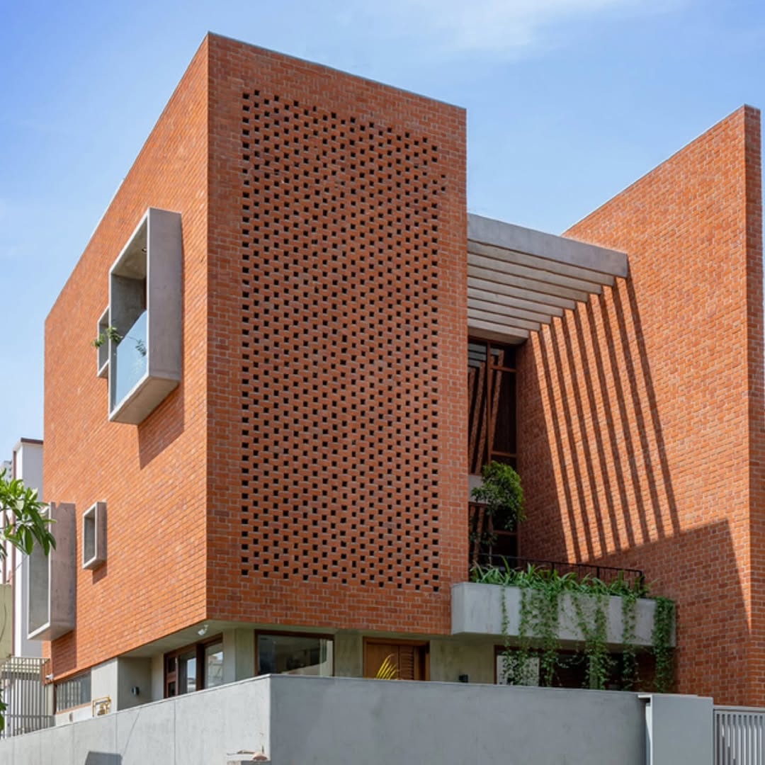 ArchA on Pinno: The Floating Courtyard House | Designed ...