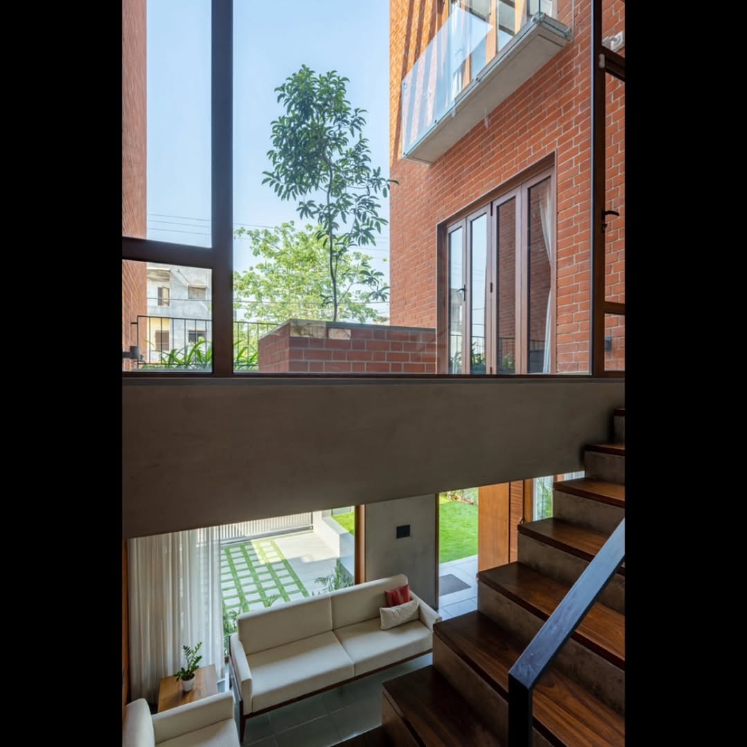 ArchA on Pinno: The Floating Courtyard House | Designed ...