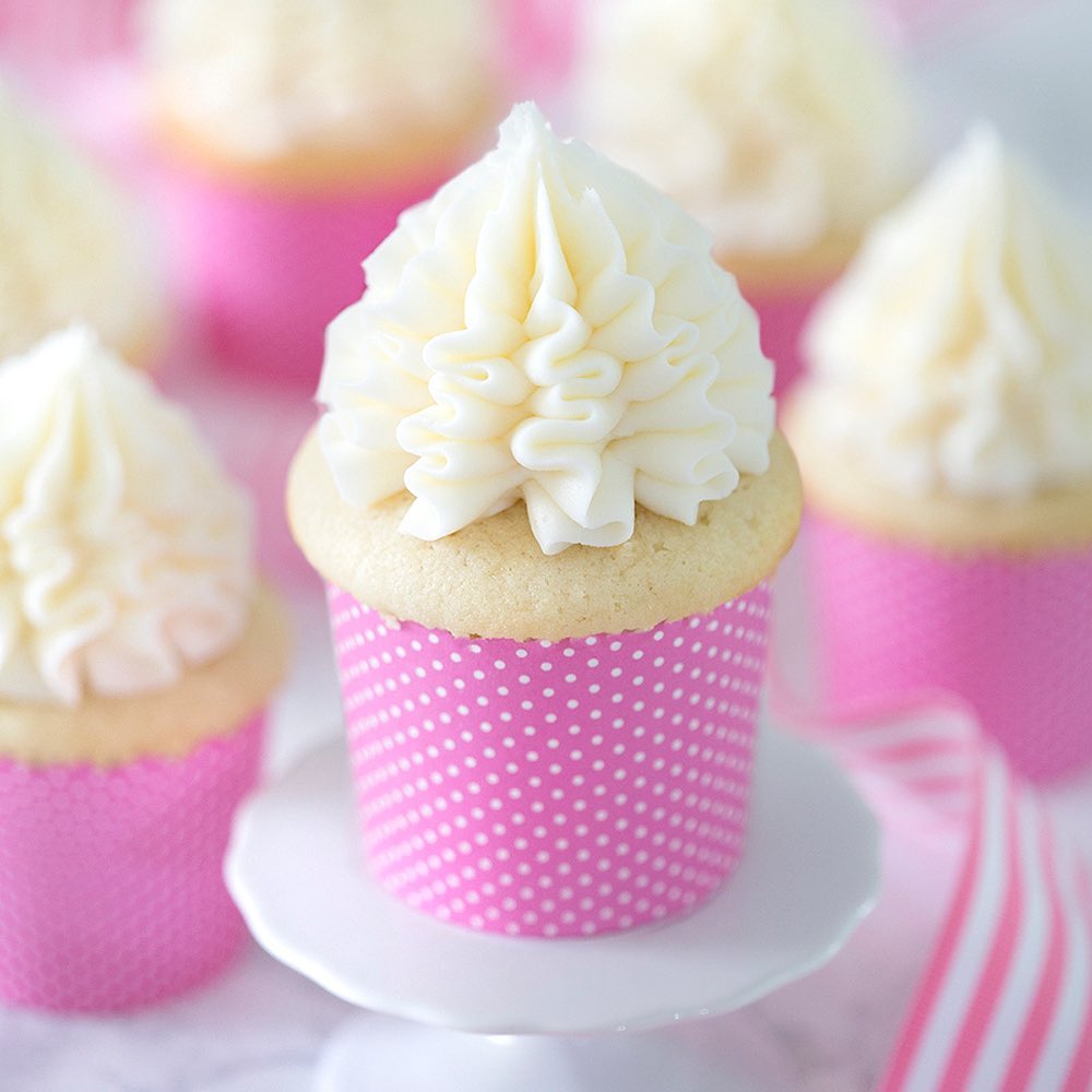 John Kanell on Pinno: My melt-in-your-mouth Vanilla cupcakes a...