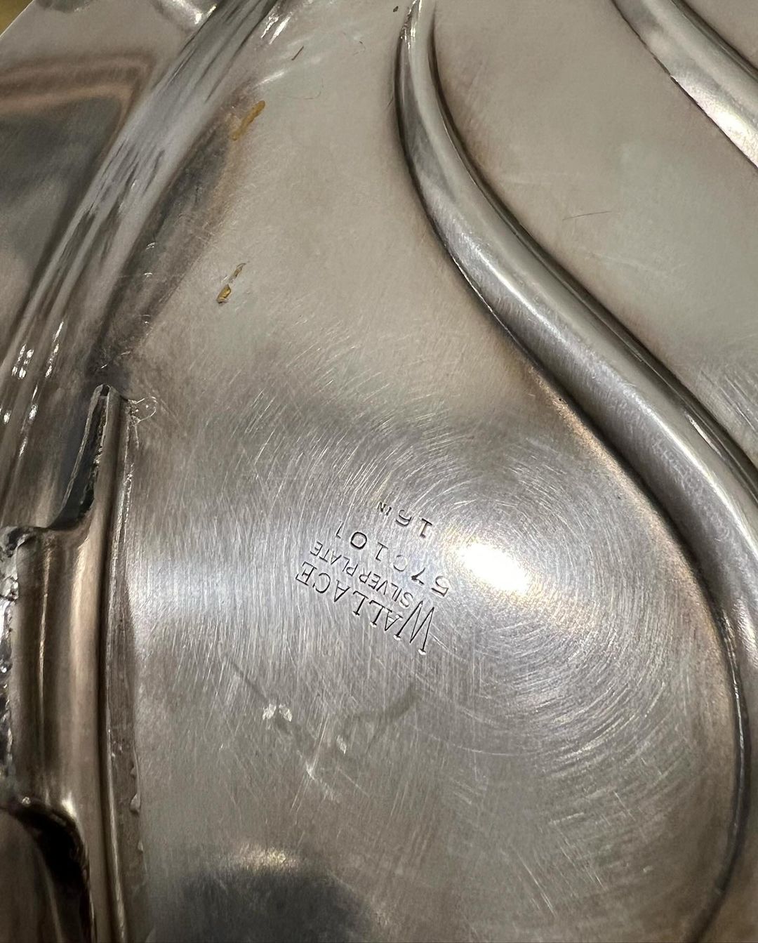 luxury_antique_gallery@instagram on Pinno: 🍃🕊️🤍 ‏‎سوفله خوری مارکدار قدیمی ‏‎با پی...