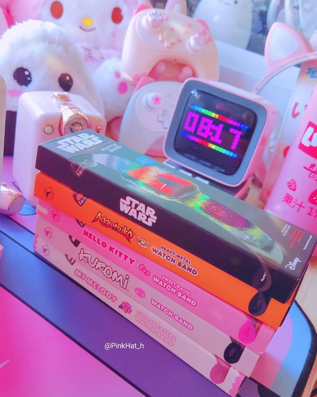 pinkhat_h@instagram on Pinno: @mobyfox_official@instagram Watch Straps...